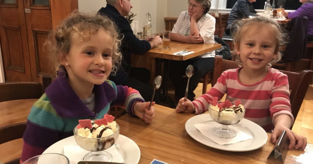 Hakari (Feast) - Amohia